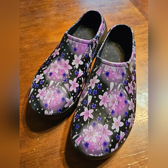 Delta Uniforms | Shoes | Donna By Delta Uniforms Nursing Clogs Shoes ...